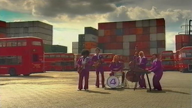 E4 Ident – Buses | TVARK