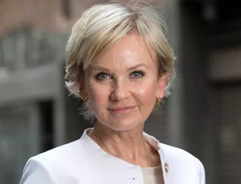 Lisa Maxwell | TVARK