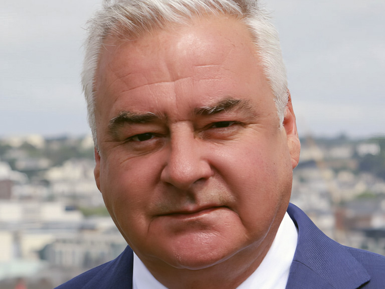 Russell Labey | TVARK