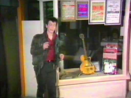 Music Box Gaz Top with John Lennon’s guitar | TVARK